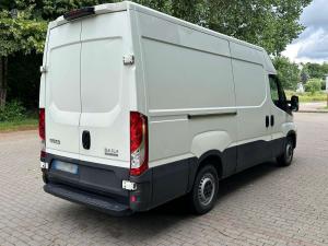 White Iveco Daily 2019 in Taurage, with an engine capacity of 2.30 L and mileage of 177 thousand km for 9200 €, photo 4 on AUTOMOTO.COM.LV