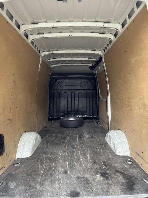 White Iveco Daily 2019 in Taurage, with an engine capacity of 2.30 L and mileage of 177 thousand km for 9200 €, photo 8 on AUTOMOTO.COM.LV