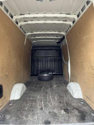 White Iveco Daily 2019 in Taurage, with an engine capacity of 2.30 L and mileage of 177 thousand km for 9200 €, photo 9 on AUTOMOTO.COM.LV