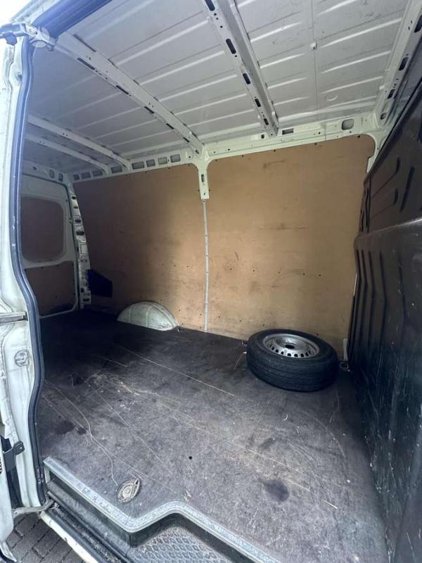 White Iveco Daily 2019 in Taurage, with an engine capacity of 2.30 L and mileage of 177 thousand km for 9200 €, photo 9 on AUTOMOTO.COM.LV