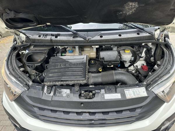 White Iveco Daily 2019 in Taurage, with an engine capacity of 2.30 L and mileage of 177 thousand km for 9200 €, photo 10 on AUTOMOTO.COM.LV