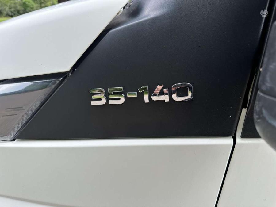 White Iveco Daily 2019 in Taurage, with an engine capacity of 2.30 L and mileage of 177 thousand km for 9200 €, photo 12 on AUTOMOTO.COM.LV