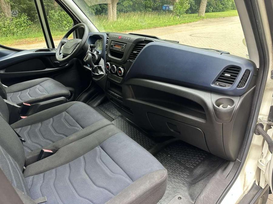 White Iveco Daily 2019 in Taurage, with an engine capacity of 2.30 L and mileage of 177 thousand km for 9200 €, photo 15 on AUTOMOTO.COM.LV