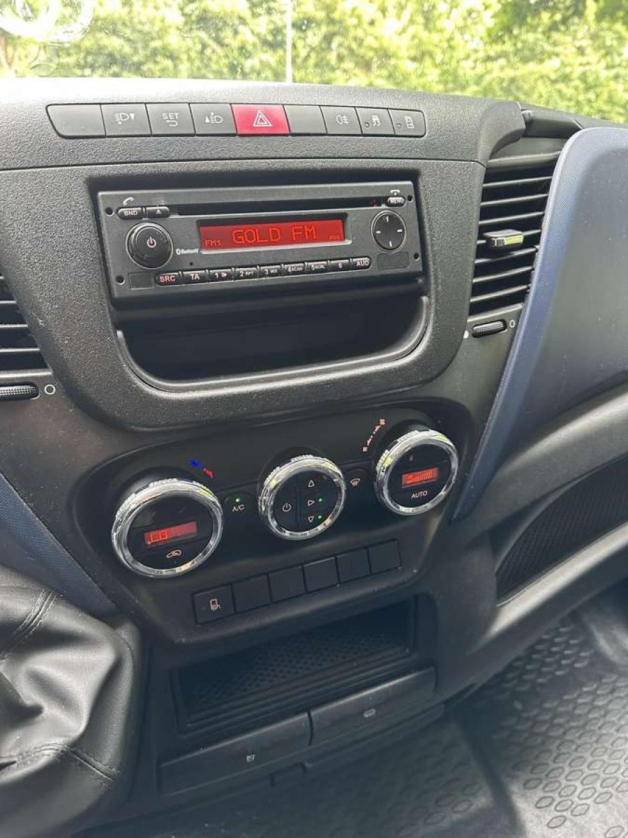 White Iveco Daily 2019 in Taurage, with an engine capacity of 2.30 L and mileage of 177 thousand km for 9200 €, photo 17 on AUTOMOTO.COM.LV