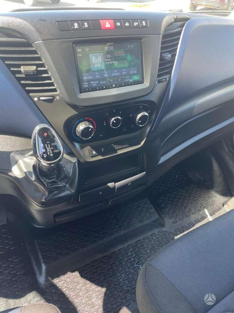 White Iveco Daily 2019 in Kaunas, with an engine capacity of 3.00 L and mileage of 130 thousand km for 7650 €, photo 4 on AUTOMOTO.COM.LV