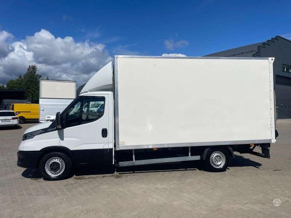 White Iveco Daily 2019 in Kaunas, with an engine capacity of 3.00 L and mileage of 130 thousand km for 7650 €, photo 4 on AUTOMOTO.COM.LV