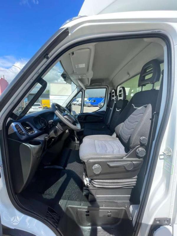 White Iveco Daily 2019 in Kaunas, with an engine capacity of 3.00 L and mileage of 130 thousand km for 7650 €, photo 9 on AUTOMOTO.COM.LV