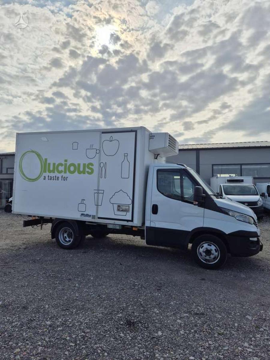 White Iveco Daily 2019 in Kaunas, with an engine capacity of 2.30 L and mileage of 264 thousand km for 12980 €, photo 5 on AUTOMOTO.COM.LV