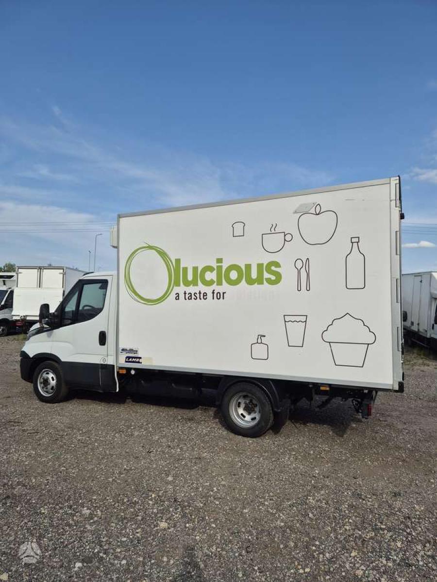 White Iveco Daily 2019 in Kaunas, with an engine capacity of 2.30 L and mileage of 264 thousand km for 12980 €, photo 8 on AUTOMOTO.COM.LV