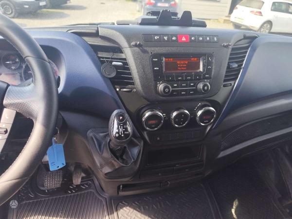 Balts Iveco Daily 2019 Klaipėda, ar dzinēja tilpumu 2.29 L un nobraukumu 299 tūkst. km par 7900 €, foto 2 vietnē AUTOMOTO.COM.LV