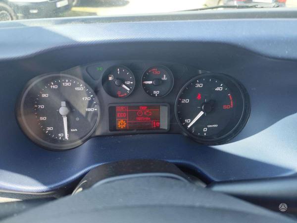 Balts Iveco Daily 2019 Klaipėda, ar dzinēja tilpumu 2.29 L un nobraukumu 299 tūkst. km par 7900 €, foto 4 vietnē AUTOMOTO.COM.LV