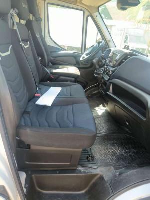 Balts Iveco Daily 2019 Tauragė, ar dzinēja tilpumu 2.29 L un nobraukumu 300 tūkst. km par 6700 €, foto 4 vietnē AUTOMOTO.COM.LV