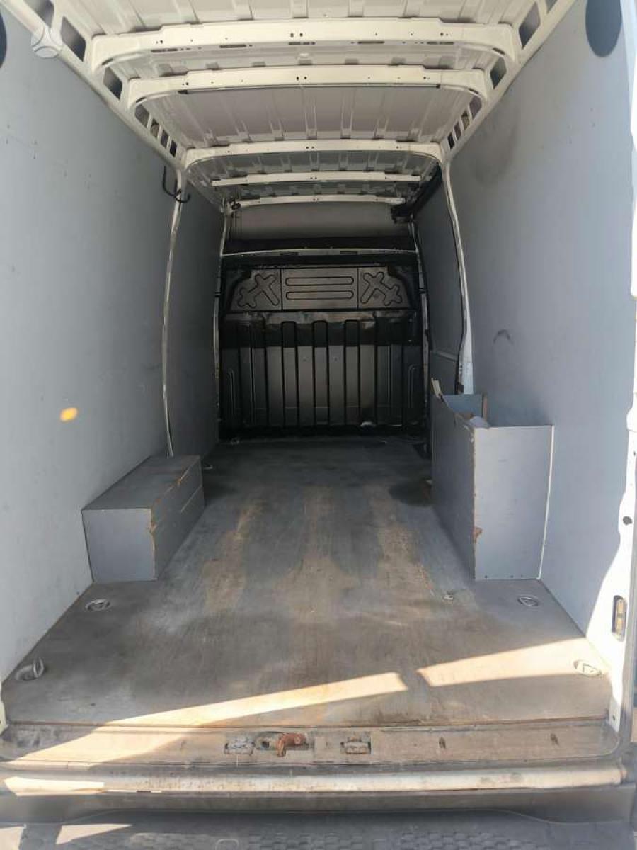 Balts Iveco Daily 2019 Tauragė, ar dzinēja tilpumu 2.29 L un nobraukumu 300 tūkst. km par 6700 €, foto 5 vietnē AUTOMOTO.COM.LV