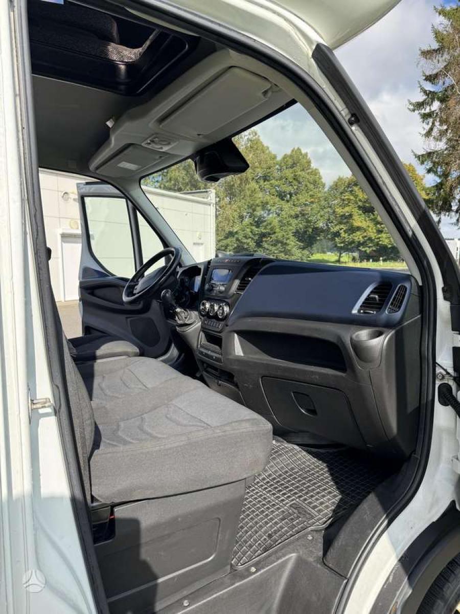 White Iveco Daily 2019 in Vilnius, with an engine capacity of 3.00 L and mileage of 419 thousand km for 14000 €, photo 13 on AUTOMOTO.COM.LV