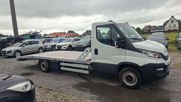 White Iveco Daily 2020 in Kaunas, with an engine capacity of 2.30 L and mileage of 190 thousand km for 32000 €, photo 6 on AUTOMOTO.COM.LV