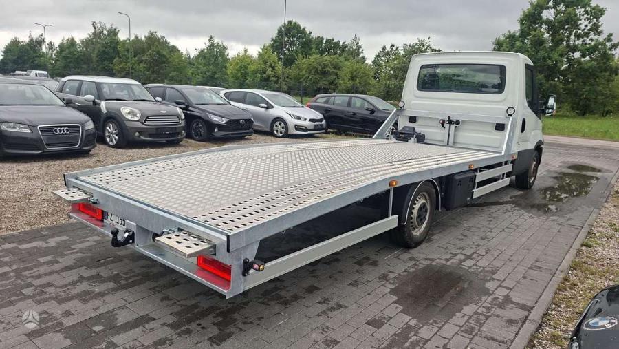 Balts Iveco Daily 2020 Kauņa, ar dzinēja tilpumu 2.30 L un nobraukumu 190 tūkst. km par 32000 €, foto 8 vietnē AUTOMOTO.COM.LV