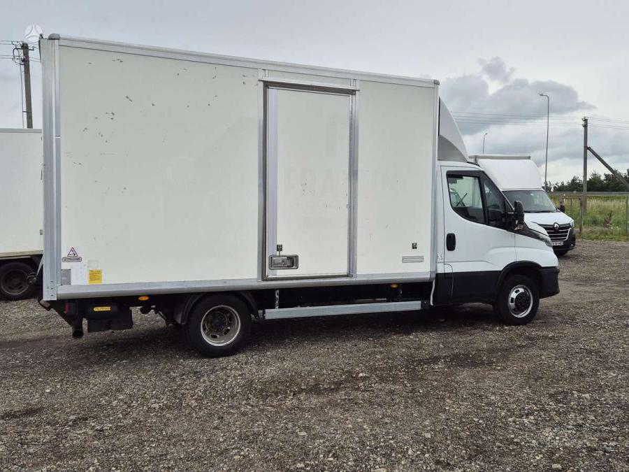 Balts Iveco Daily 2020 Kauņa, ar dzinēja tilpumu 2.30 L un nobraukumu 205 tūkst. km par 14480 €, foto 6 vietnē AUTOMOTO.COM.LV