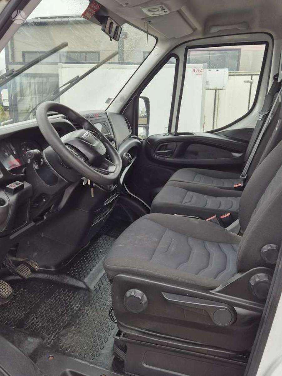 Balts Iveco Daily 2020 Kauņa, ar dzinēja tilpumu 2.30 L un nobraukumu 205 tūkst. km par 14480 €, foto 9 vietnē AUTOMOTO.COM.LV