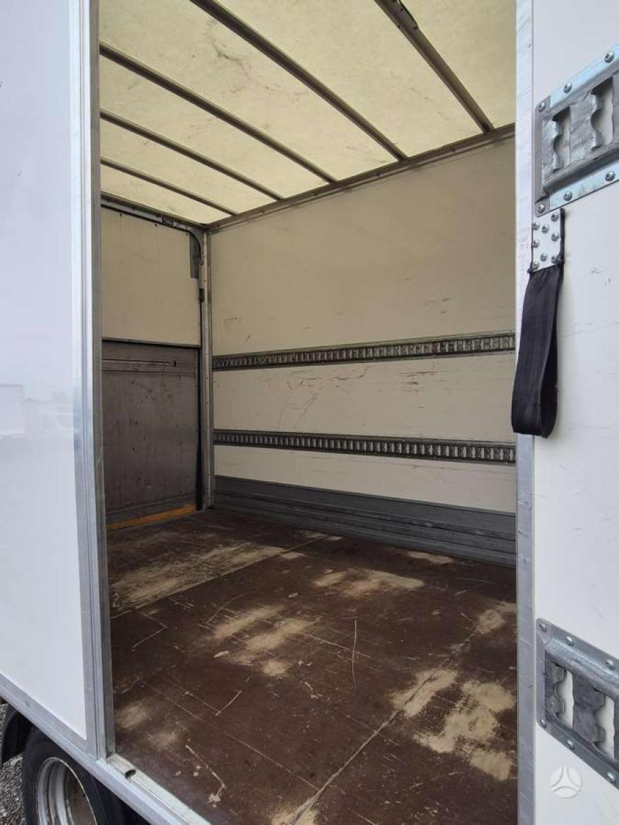 Balts Iveco Daily 2020 Kauņa, ar dzinēja tilpumu 2.30 L un nobraukumu 205 tūkst. km par 14480 €, foto 12 vietnē AUTOMOTO.COM.LV