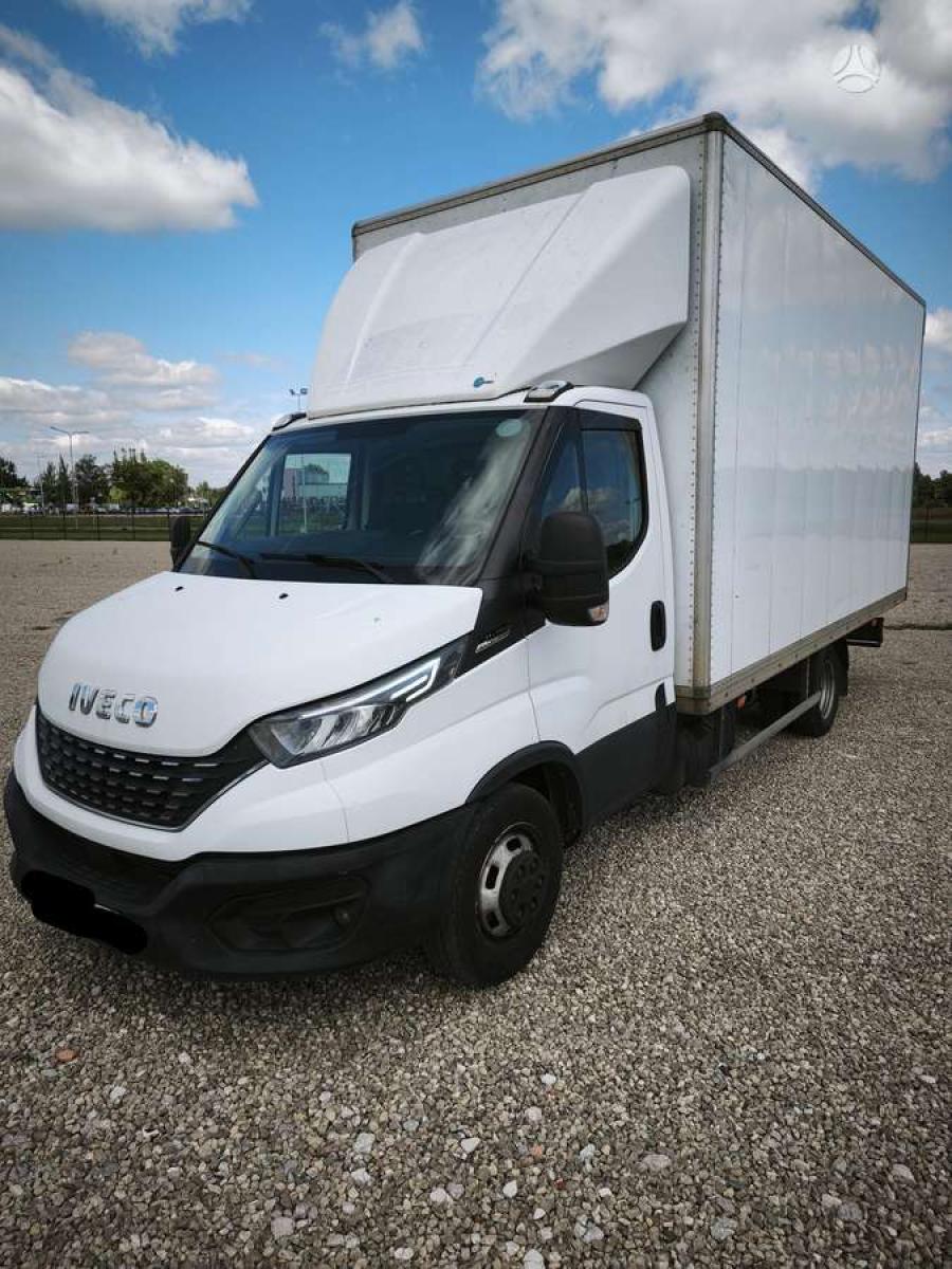White Iveco Daily 2020 in Taurage, with an engine capacity of 2.29 L and mileage of 271 thousand km for 13500 €, photo 3 on AUTOMOTO.COM.LV