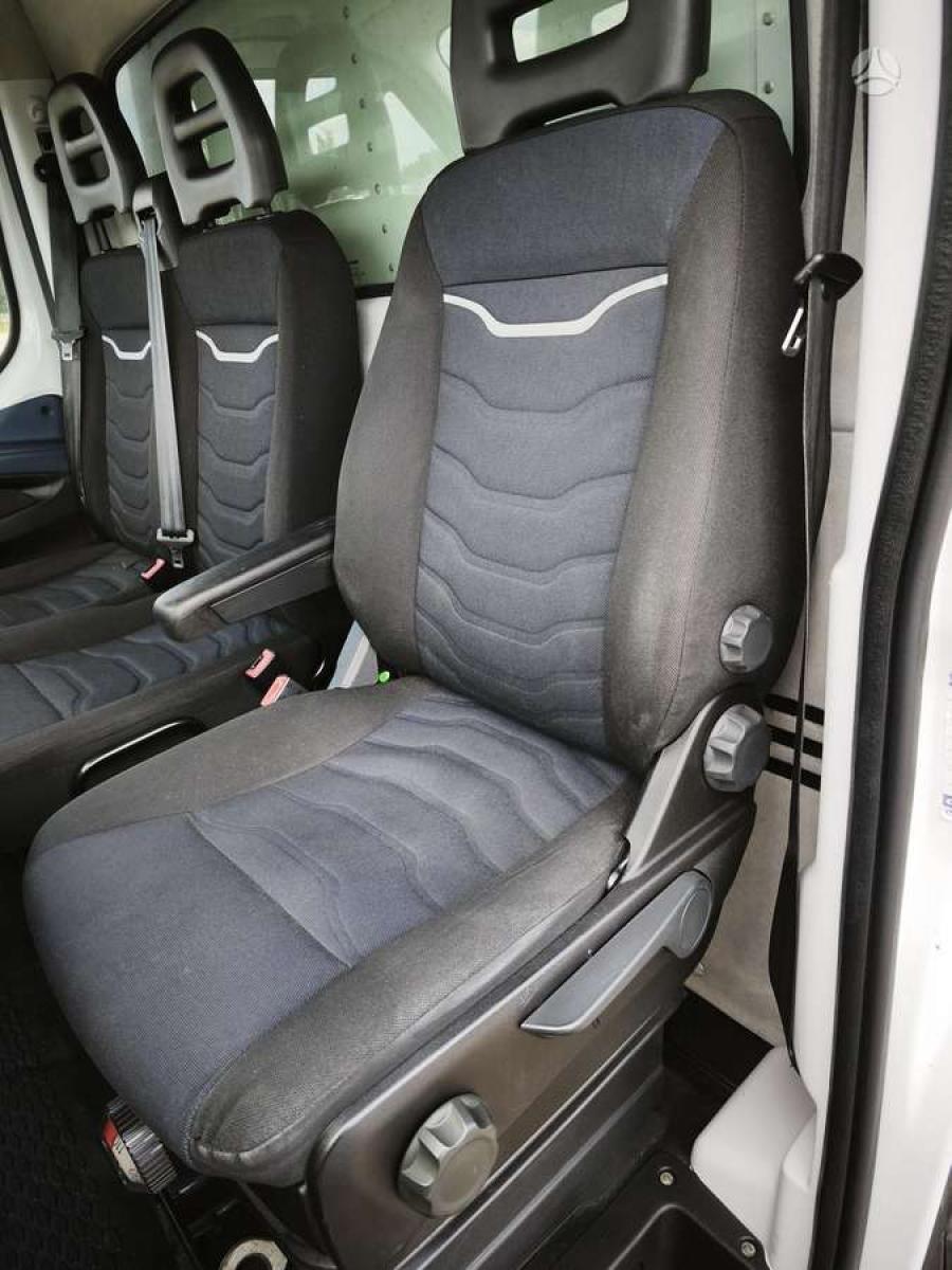 White Iveco Daily 2020 in Taurage, with an engine capacity of 2.29 L and mileage of 271 thousand km for 13500 €, photo 27 on AUTOMOTO.COM.LV