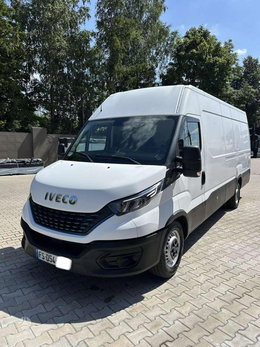 Белый Ивеко Дейли 2020 в Каунас, объемом двигателя 3.00 л и пробегом 120 тыс. км за 7650 €, фото 1 на AUTOMOTO.COM.LV