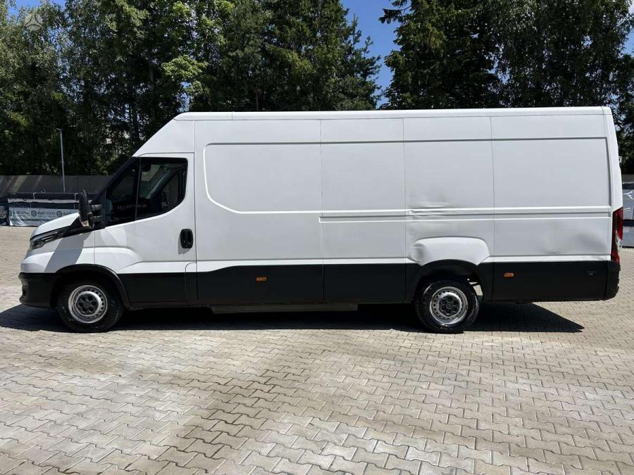 Белый Ивеко Дейли 2020 в Каунас, объемом двигателя 3.00 л и пробегом 120 тыс. км за 7650 €, фото 4 на AUTOMOTO.COM.LV