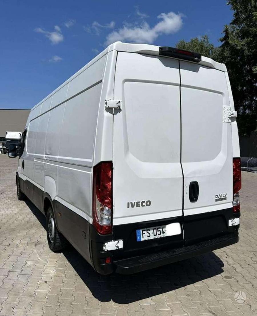 Белый Ивеко Дейли 2020 в Каунас, объемом двигателя 3.00 л и пробегом 120 тыс. км за 6980 €, фото 4 на AUTOMOTO.COM.LV