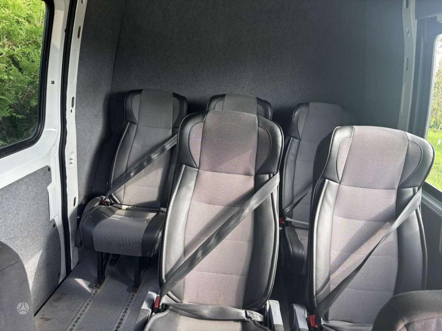White Iveco Daily 2020 in Radviliskis, with an engine capacity of 3.00 L and mileage of 575 thousand km for 3000 €, photo 8 on AUTOMOTO.COM.LV
