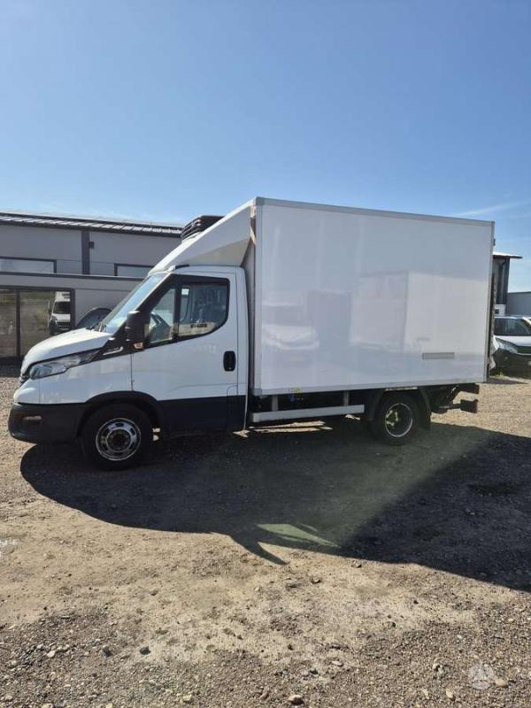 Balts Iveco Daily 2020 Kauņa, ar dzinēja tilpumu 2.30 L un nobraukumu 338 tūkst. km par 13390 €, foto 8 vietnē AUTOMOTO.COM.LV
