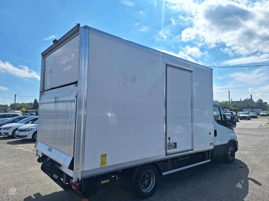 Balts Iveco Daily 2020 Panevēža, ar dzinēja tilpumu 2.29 L un nobraukumu 233 tūkst. km par 14100 €, foto 4 vietnē AUTOMOTO.COM.LV