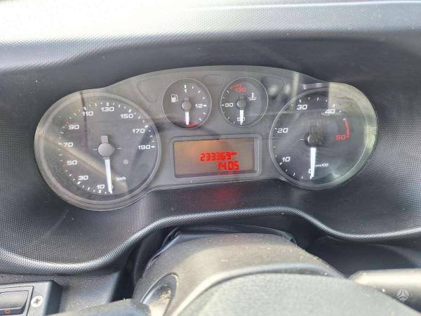 White Iveco Daily 2020 in Panevezys, with an engine capacity of 2.29 L and mileage of 233 thousand km for 14100 €, photo 7 on AUTOMOTO.COM.LV