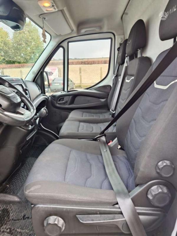 White Iveco Daily 2021 in Taurage, with an engine capacity of 2.29 L and mileage of 270 thousand km for 12900 €, photo 11 on AUTOMOTO.COM.LV