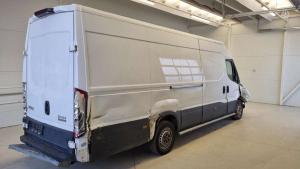 White Iveco Daily 2021 in Radviliskis, with an engine capacity of 2.29 L and mileage of 93 thousand km for 10829 €, photo 3 on AUTOMOTO.COM.LV