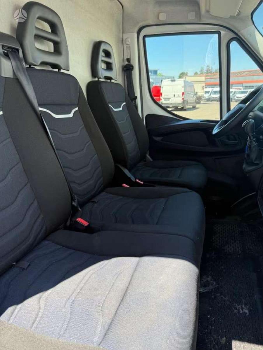 White Iveco Daily 2021 in Vilnius, with an engine capacity of 2.29 L and mileage of 146 thousand km for 29240 €, photo 9 on AUTOMOTO.COM.LV