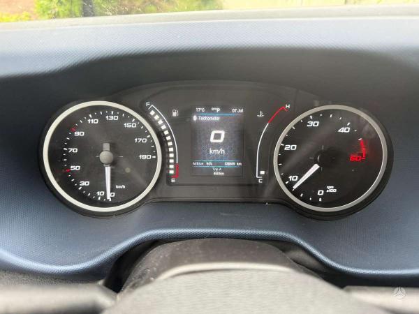 Balts Iveco Daily 2021 Kelmė, ar dzinēja tilpumu 2.30 L un nobraukumu 337 tūkst. km par 10500 €, foto 7 vietnē AUTOMOTO.COM.LV