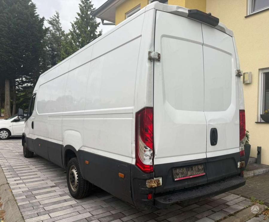 Белый Ивеко Дейли 2021 в Кельме, объемом двигателя 2.30 л и пробегом 337 тыс. км за 10500 €, фото 5 на AUTOMOTO.COM.LV