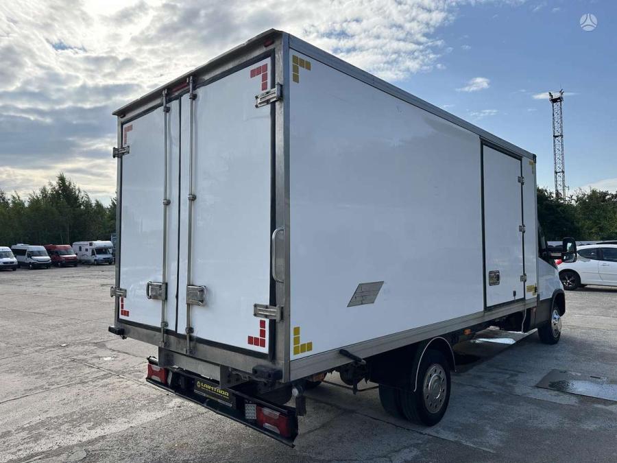 White Iveco Daily 2021 in Telschi, with an engine capacity of 3.00 L and mileage of 360 thousand km for 9500 €, photo 7 on AUTOMOTO.COM.LV