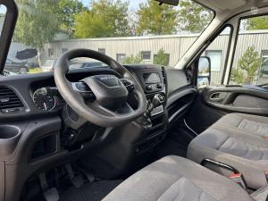 White Iveco Daily 2021 in Telschi, with an engine capacity of 3.00 L and mileage of 360 thousand km for 9500 €, photo 14 on AUTOMOTO.COM.LV