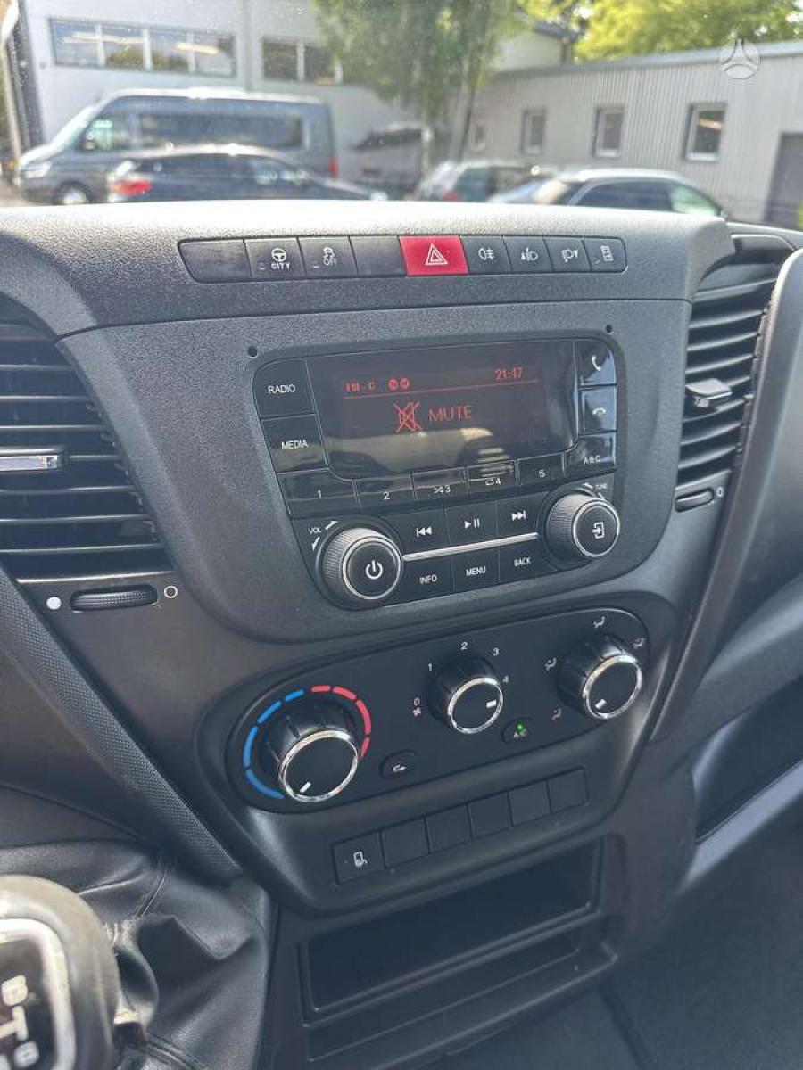 Balts Iveco Daily 2021 Telšiai, ar dzinēja tilpumu 3.00 L un nobraukumu 363 tūkst. km par 9500 €, foto 20 vietnē AUTOMOTO.COM.LV