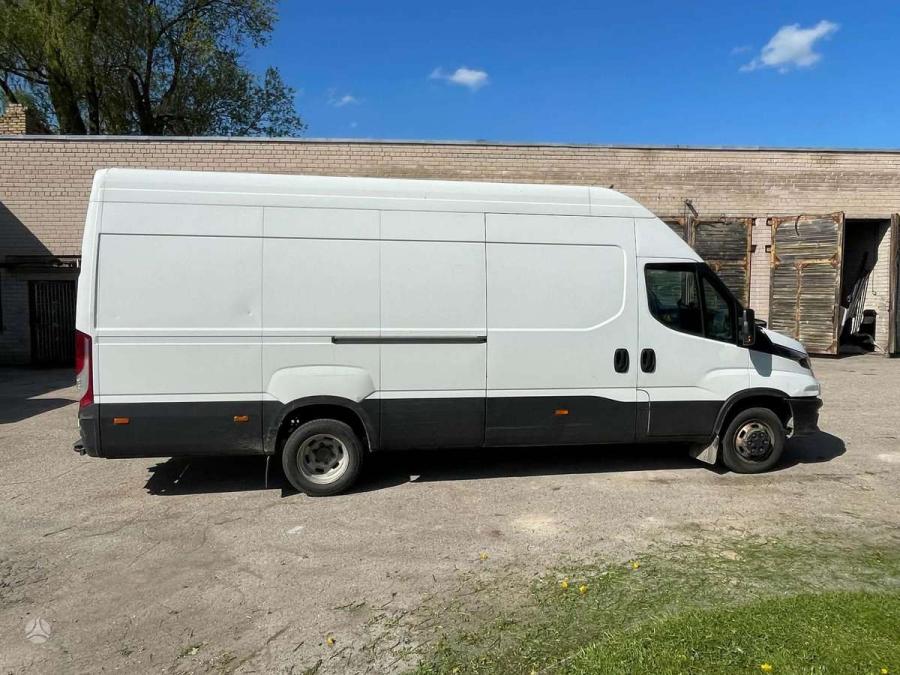 White Iveco Daily 2021 in Vilnius, with an engine capacity of 3.00 L and mileage of 255 thousand km for 16819 €, photo 3 on AUTOMOTO.COM.LV