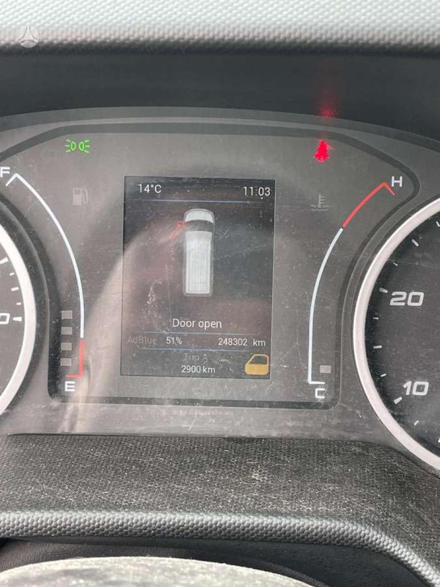 White Iveco Daily 2021 in Vilnius, with an engine capacity of 3.00 L and mileage of 255 thousand km for 16819 €, photo 8 on AUTOMOTO.COM.LV
