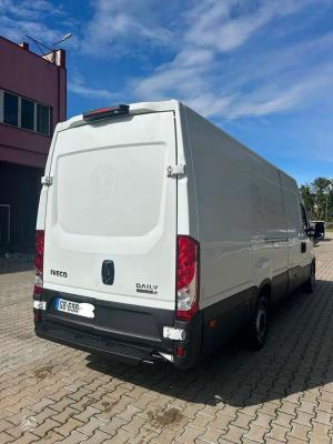 White Iveco Daily 2021 in Kaunas, with an engine capacity of 3.00 L and mileage of 128 thousand km for 9350 €, photo 5 on AUTOMOTO.COM.LV