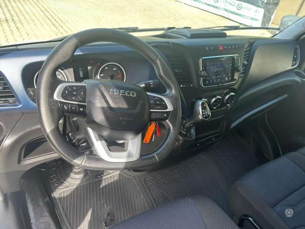 White Iveco Daily 2021 in Kaunas, with an engine capacity of 3.00 L and mileage of 128 thousand km for 9350 €, photo 5 on AUTOMOTO.COM.LV
