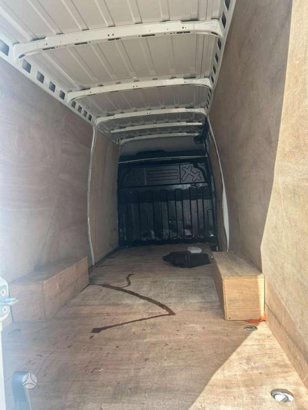 White Iveco Daily 2021 in Kaunas, with an engine capacity of 3.00 L and mileage of 128 thousand km for 9350 €, photo 10 on AUTOMOTO.COM.LV