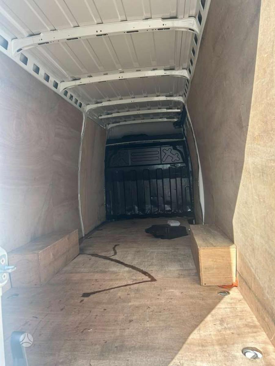 White Iveco Daily 2021 in Kaunas, with an engine capacity of 3.00 L and mileage of 128 thousand km for 9350 €, photo 11 on AUTOMOTO.COM.LV