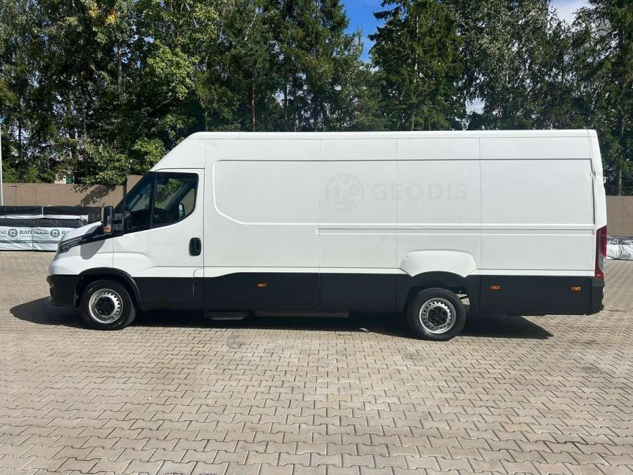 White Iveco Daily 2021 in Kaunas, with an engine capacity of 3.00 L and mileage of 128 thousand km for 9350 €, photo 12 on AUTOMOTO.COM.LV