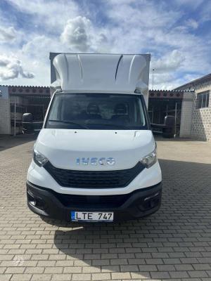 White Iveco Daily 2021 in Silute, with an engine capacity of 3.00 L and mileage of 94 thousand km for 14990 €, photo 7 on AUTOMOTO.COM.LV