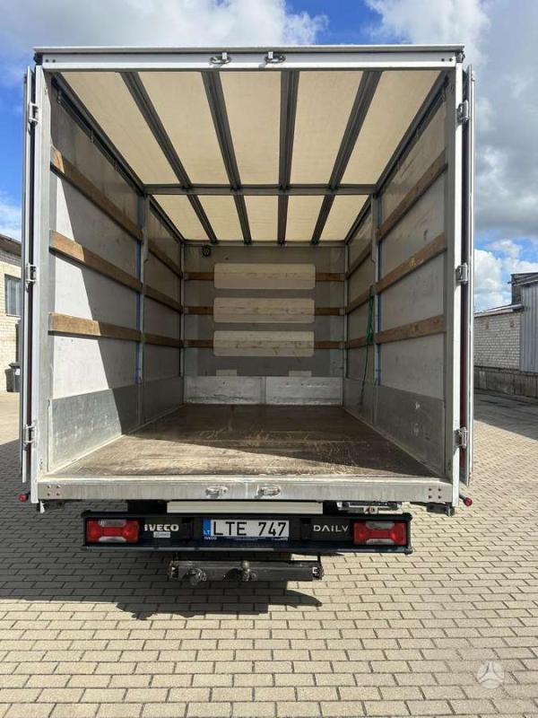 White Iveco Daily 2021 in Silute, with an engine capacity of 3.00 L and mileage of 94 thousand km for 14990 €, photo 11 on AUTOMOTO.COM.LV