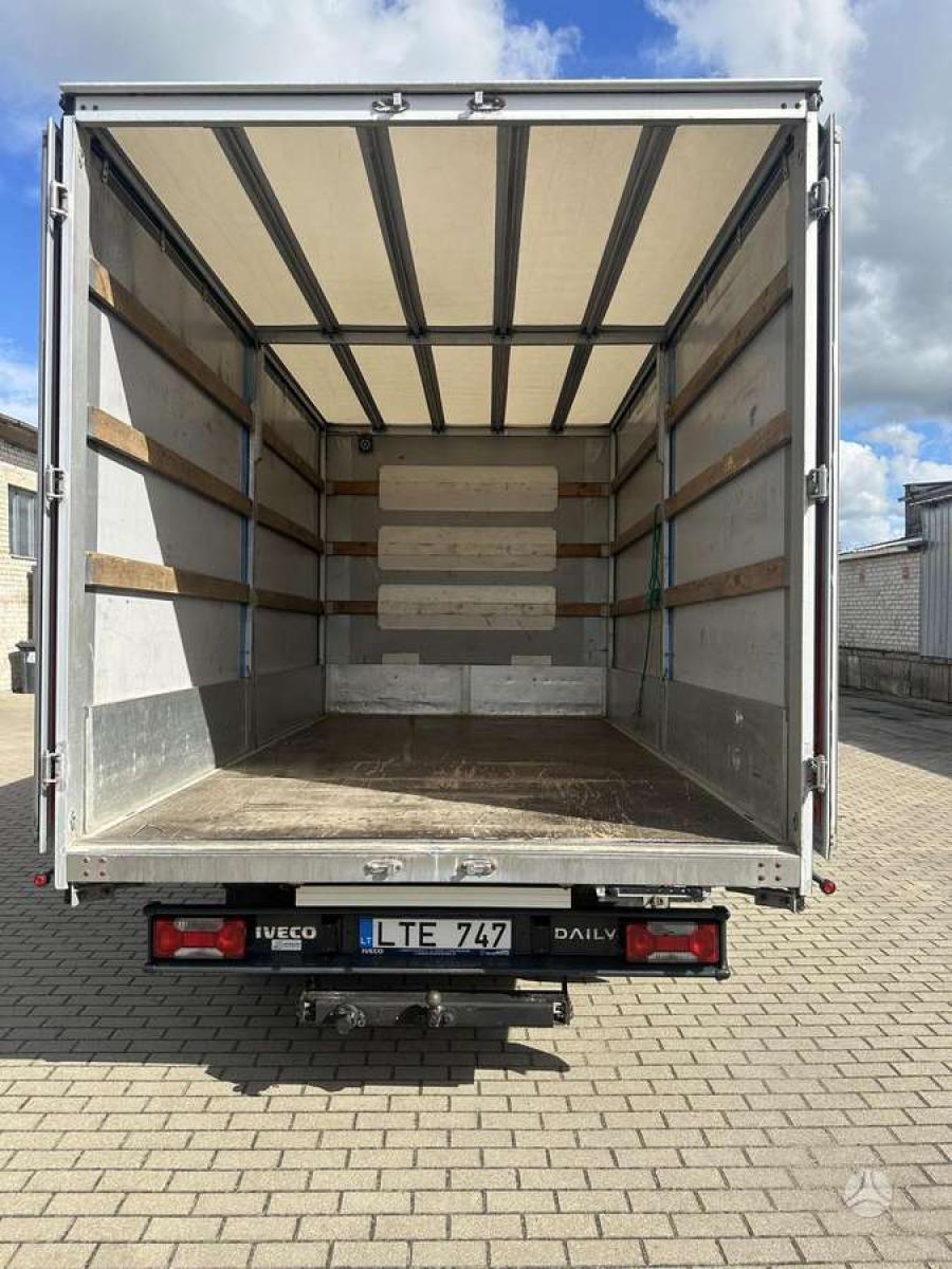 White Iveco Daily 2021 in Silute, with an engine capacity of 3.00 L and mileage of 94 thousand km for 14990 €, photo 11 on AUTOMOTO.COM.LV